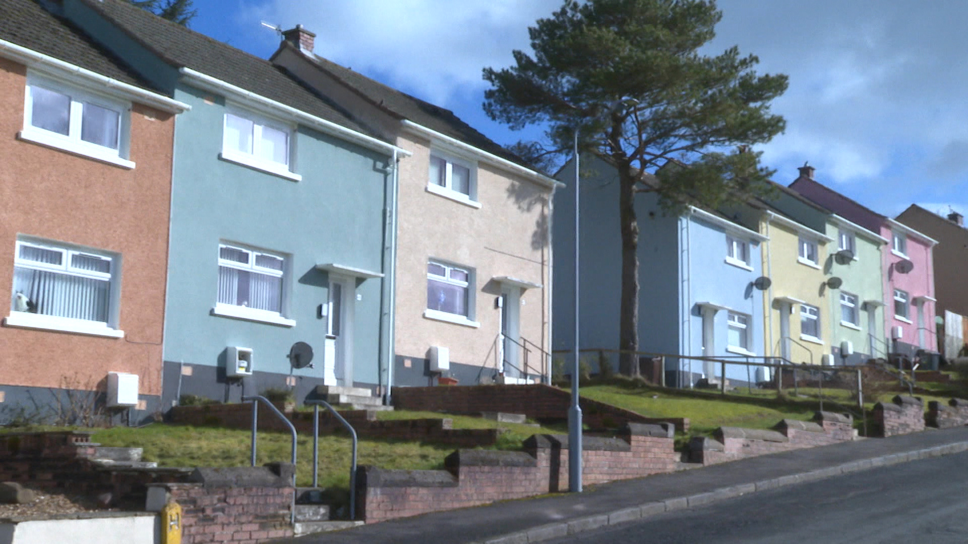 House proud: Bellsbank turns Balamory with splash of colour | STV News