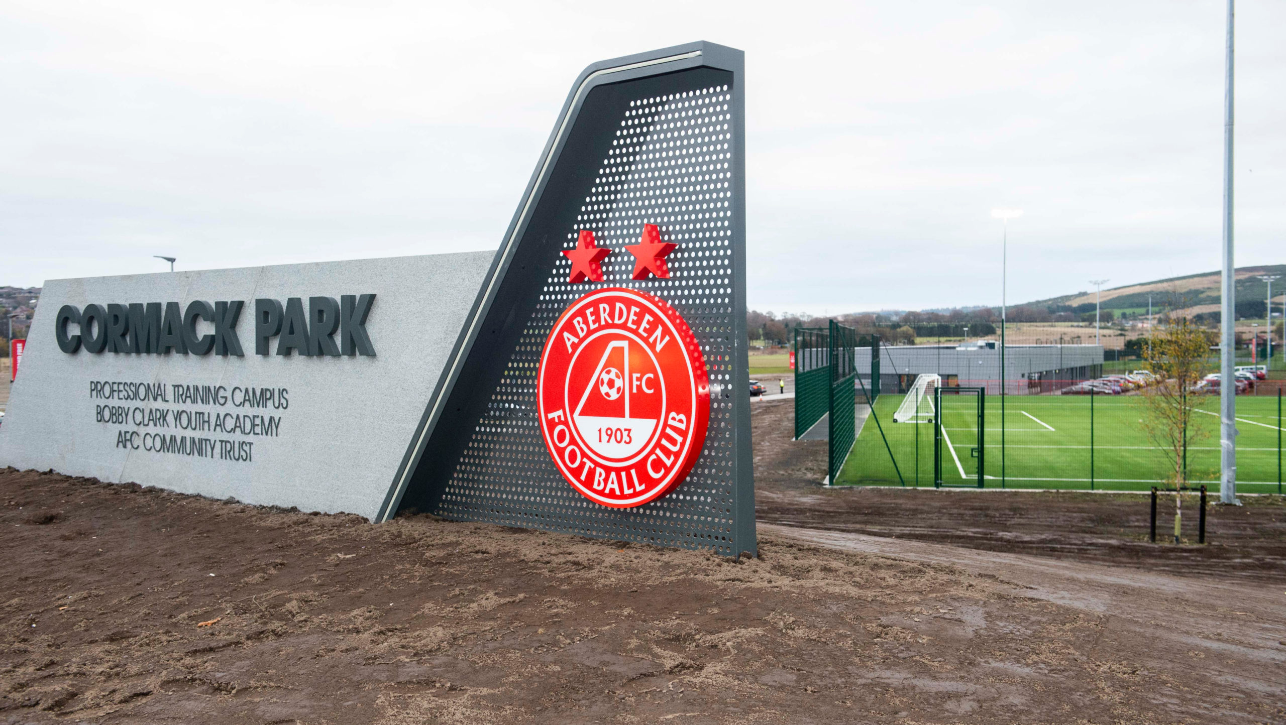 Aberdeen player who had coronavirus returns to training | STV News
