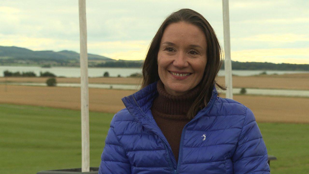 A night spent with Scotland's first ever drive-in choir | STV News