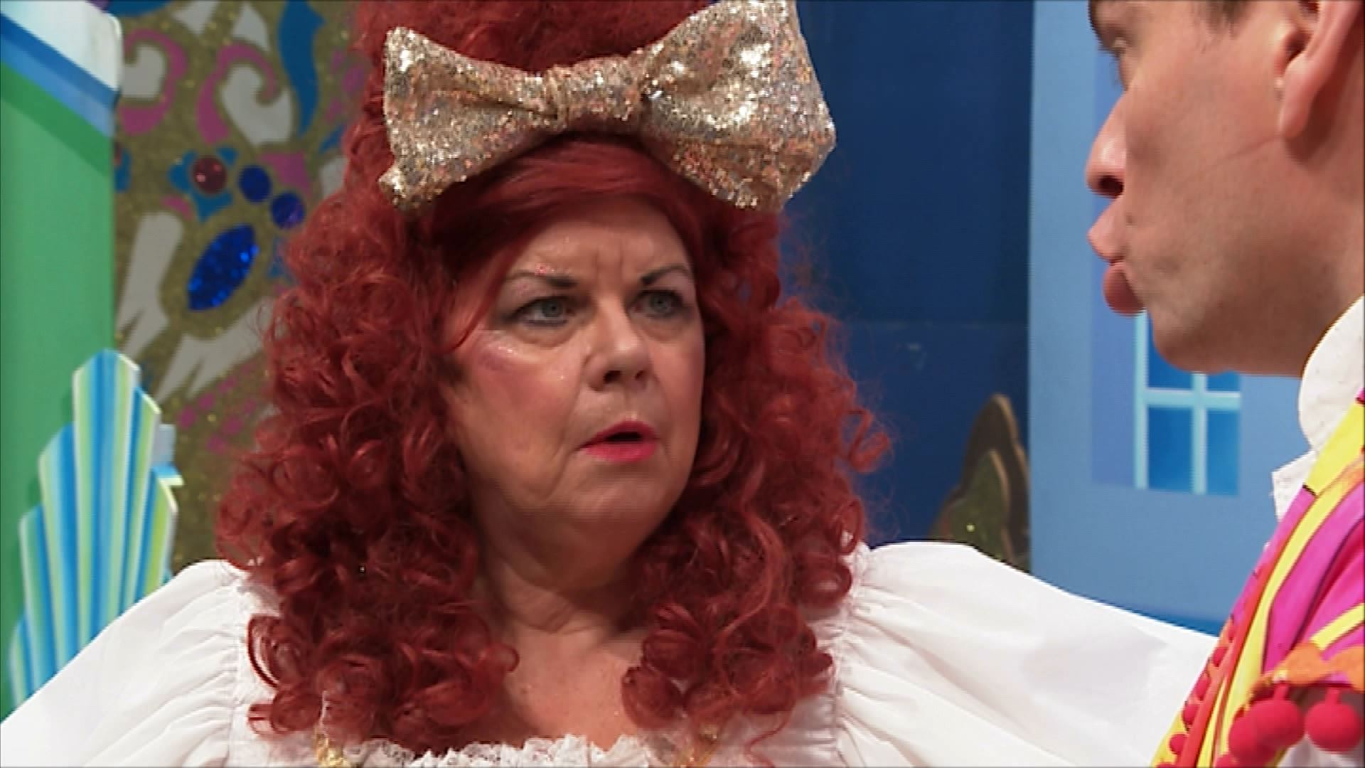 Panto stars 'devastated' over loss of festive theatre shows | STV News