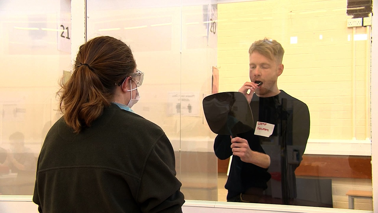 Mass testing of university students under way in Scotland | STV News