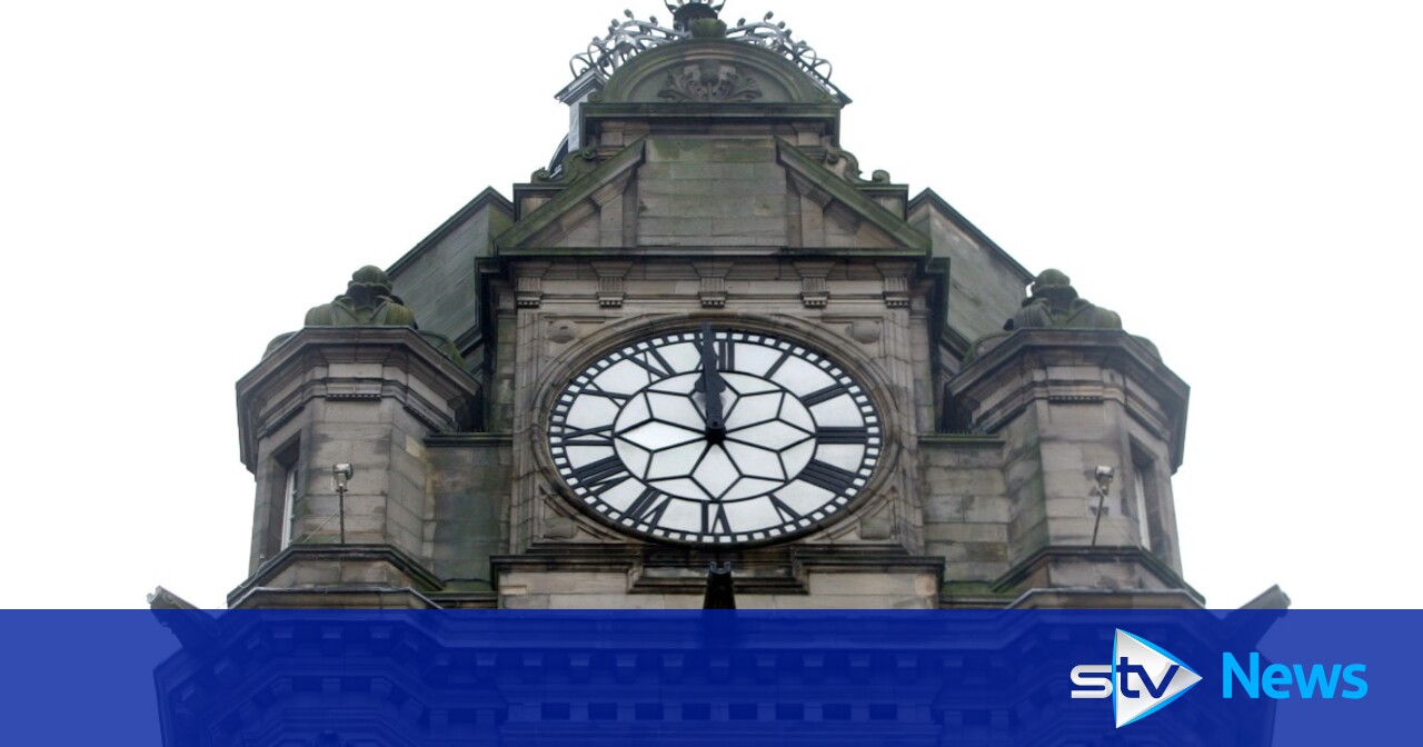 Balmoral clock will not change to correct time on Hogmanay | STV News