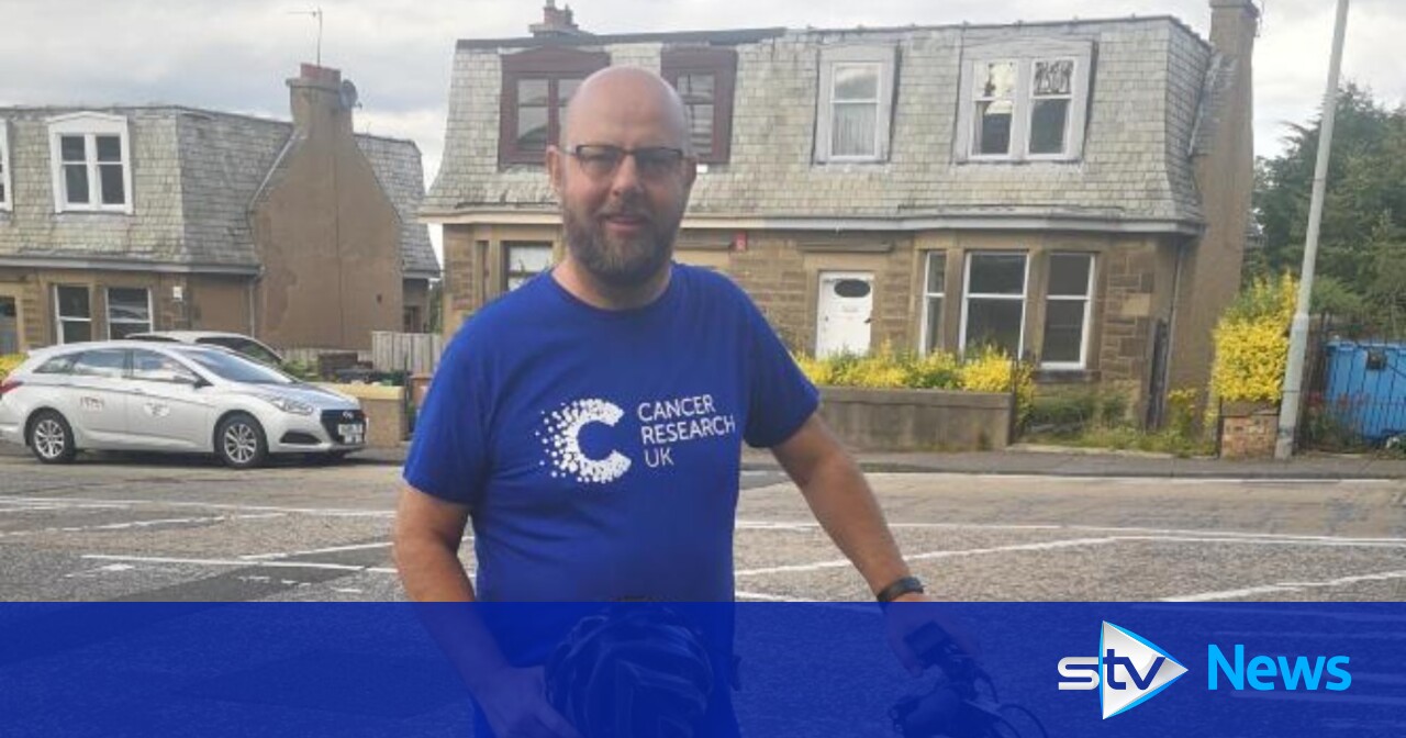 Sturgeon's tribute to government colleague after Covid death | STV News