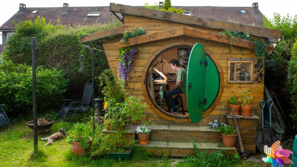 Man builds 'hobbit house' in garden to fulfil childhood dream | STV News