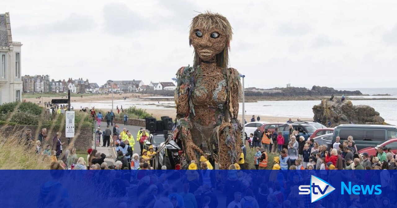 Giant puppet called Storm wows onlookers in seafront performance | STV News