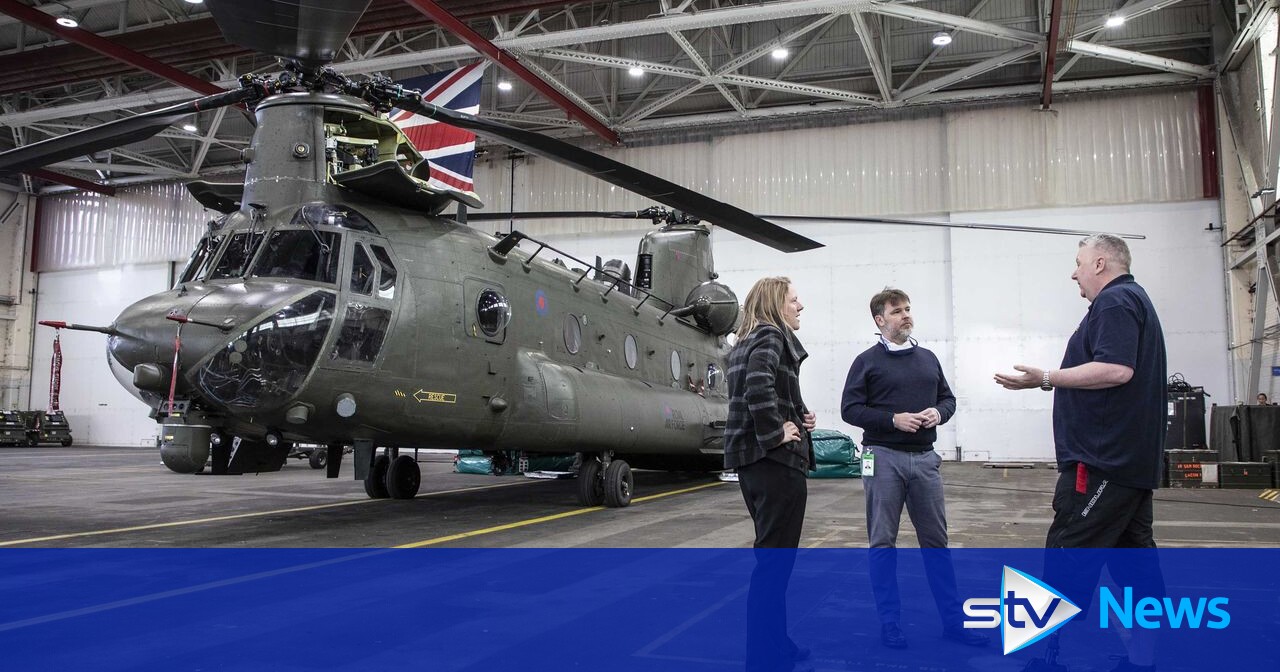 RAF dog handler reunited with Chinook crew that saved his life | STV News