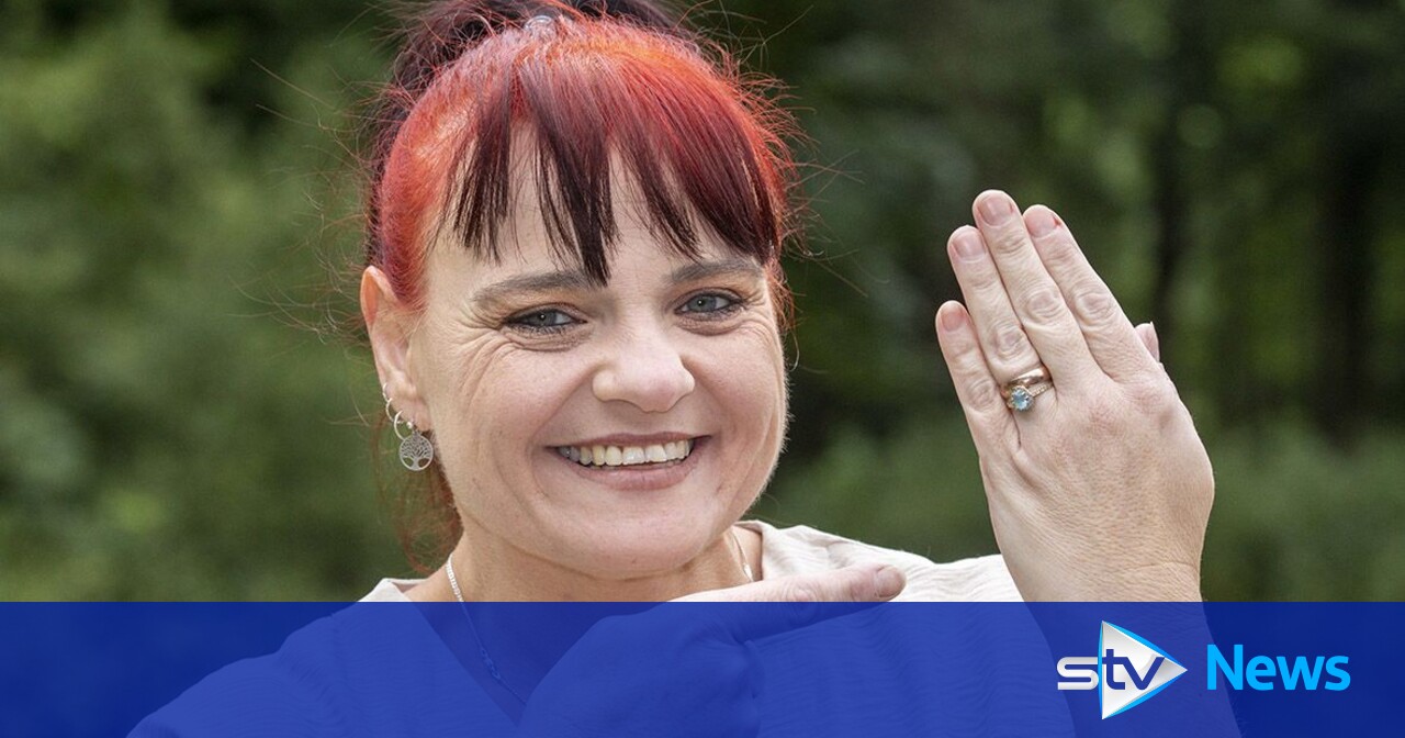 Mum able to wear wedding ring again after losing ten stone | STV News