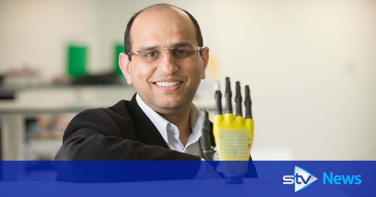 Scottish engineers create stretchy and 'sensing' robot worms | STV News