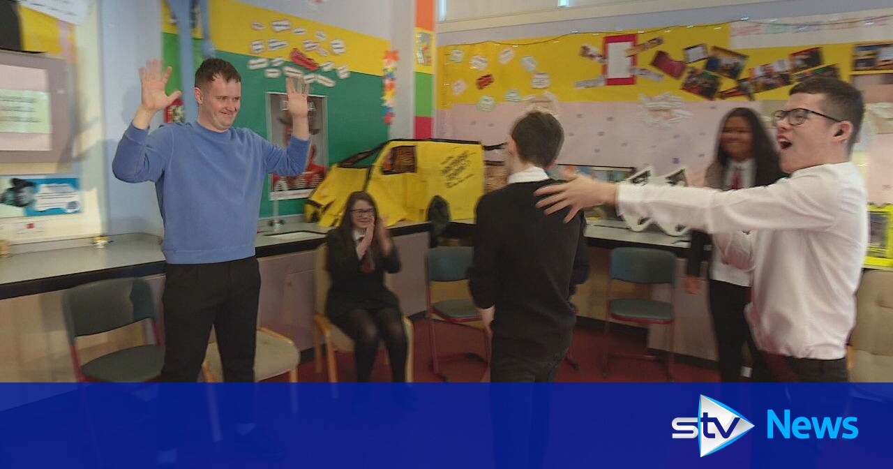 Deaf pupils perform school's first ever sign language play | STV News