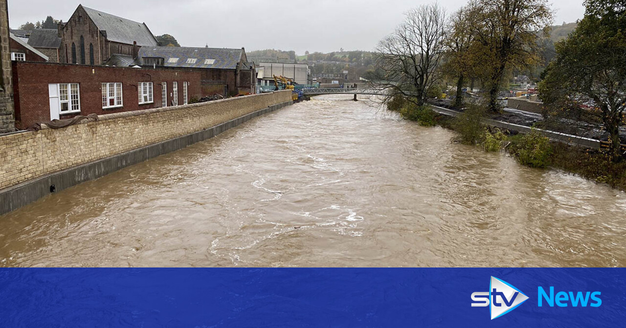 Major incident stood down after homes evacuated due to flooding | STV News