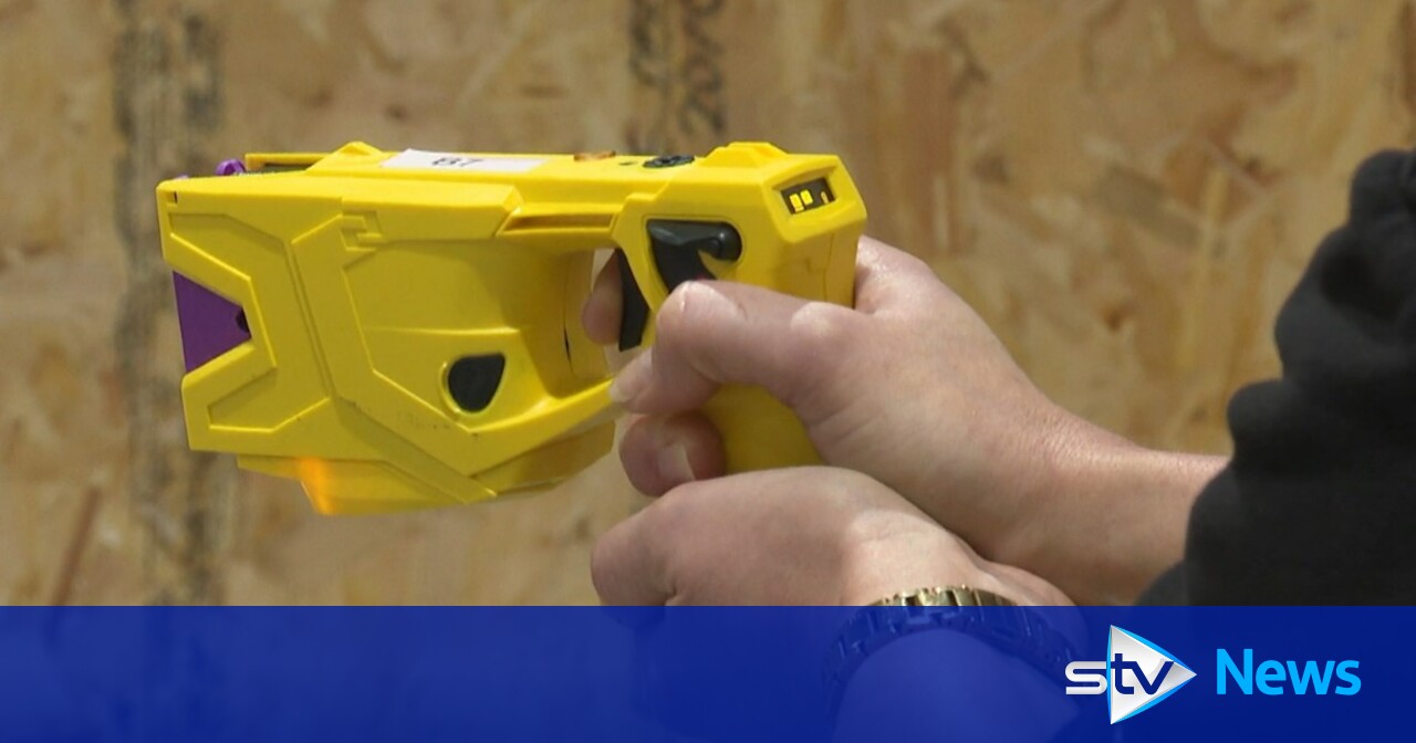 Police use of taser on two schoolboys brandishing knives 'justified ...