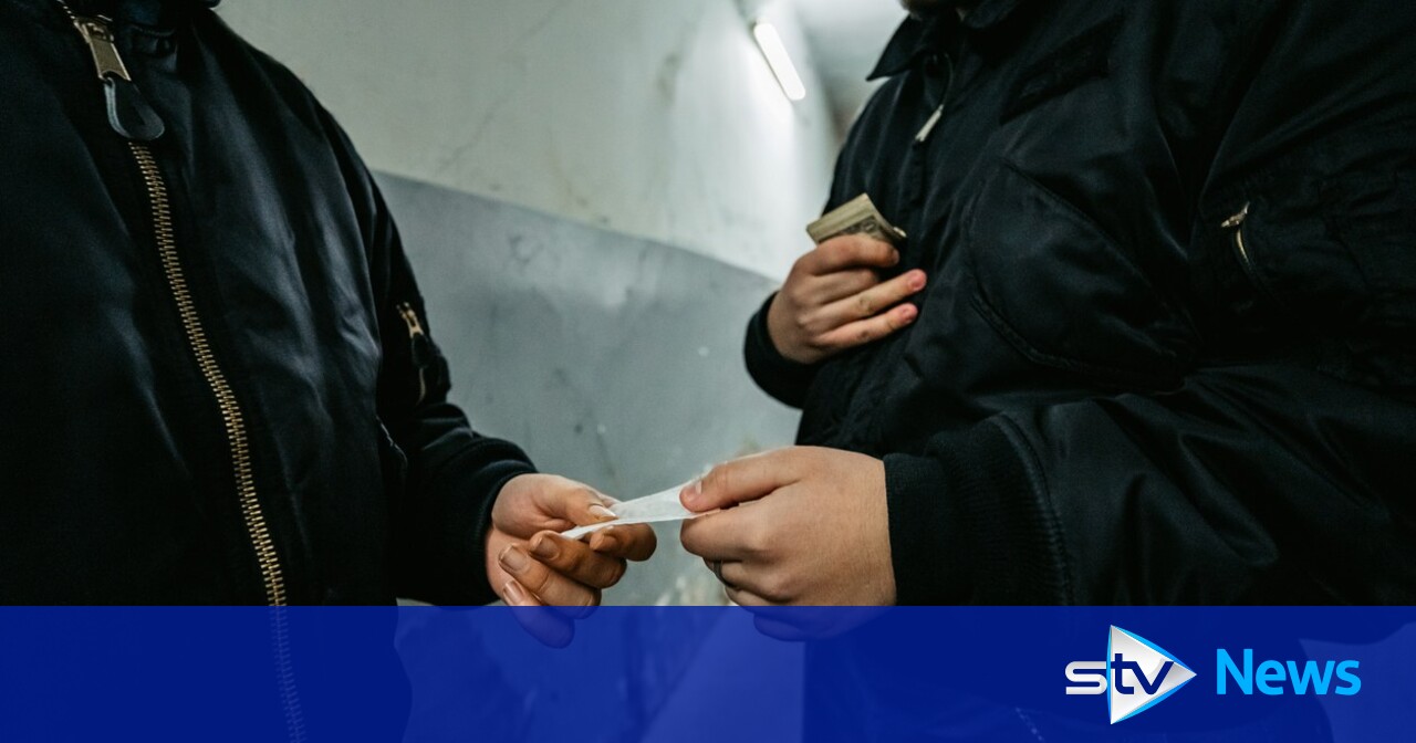 Gangster who made £825,000 used encrypted chat app to source drugs ...
