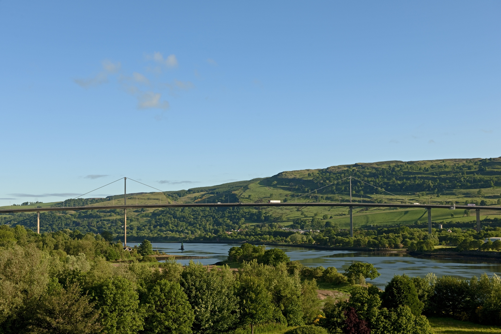 Erskine Bridge closed in both directions due to police 'incident' as ...