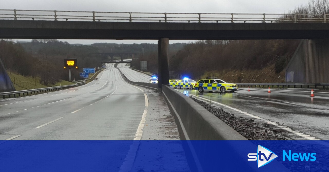 M80 closed in both directions following serious road crash | STV News