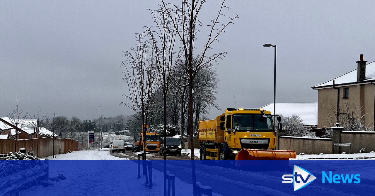 Yes Sir Ice Can Boogie amongst gritters treating Scotland's roads during Arctic cold weather ...