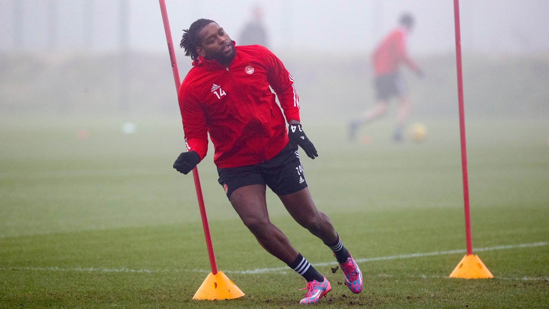 Jay Emmanuel-Thomas told he is not fit enough for Aberdeen's style of ...