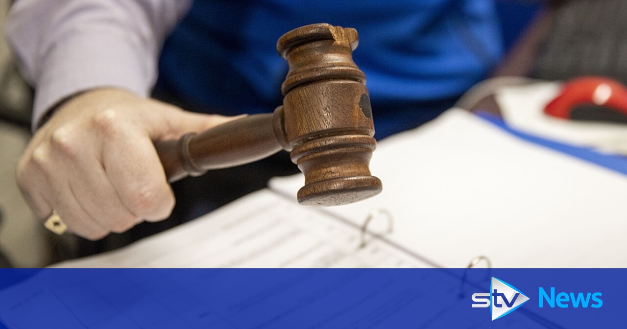 Human skull and thigh bone removed from sale at Taylor's Auctions Rooms ...