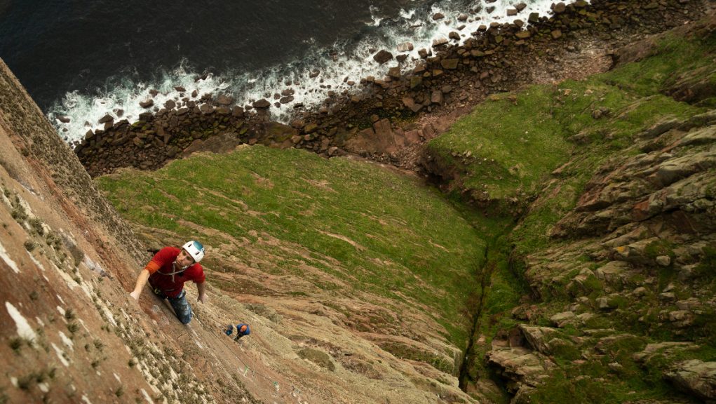 Robbie Phillips becomes third person to complete UK’s highest sea cliff ...