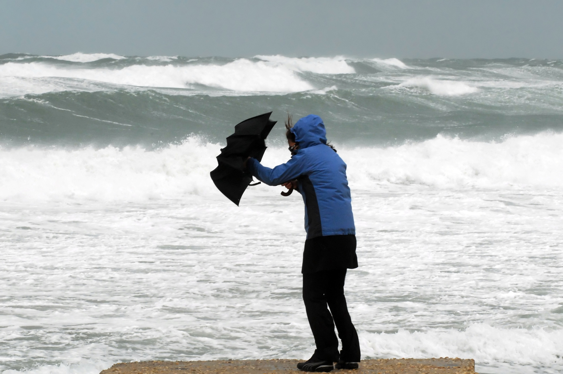 Storm Ashley: Road closed due to 'fallen trees' as high winds batter ...