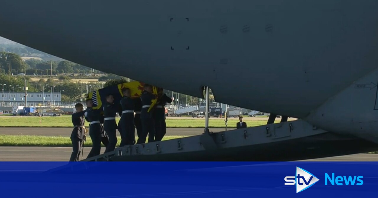 Queen's final farewell to Scotland as coffin taken from St Giles' to ...