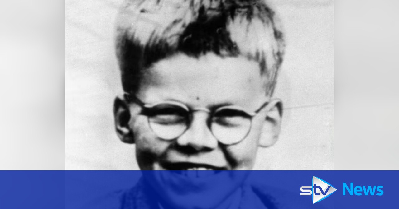 Suspected human remains found in search of final Moors murders Brady ...