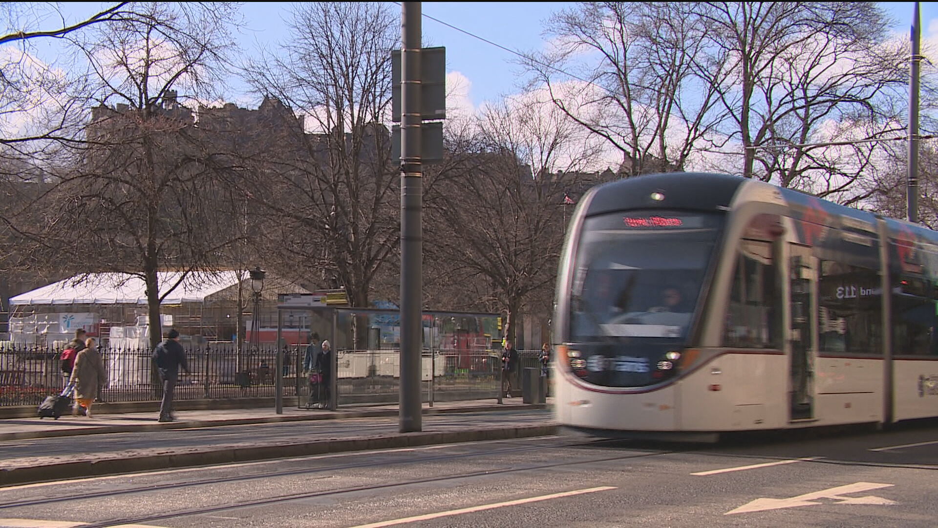 Edinburgh Trams signs could carry Gaelic translations under new council ...