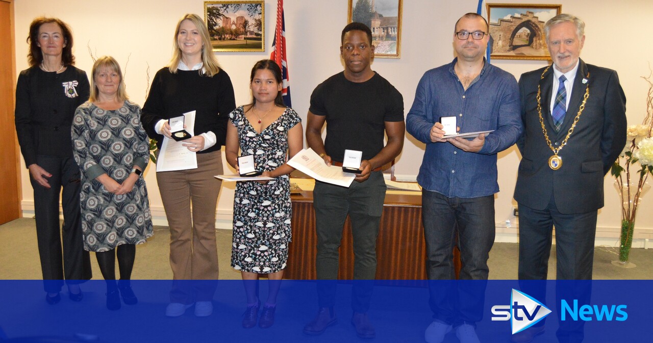 New British citizens swear allegiance to King Charles III | STV News