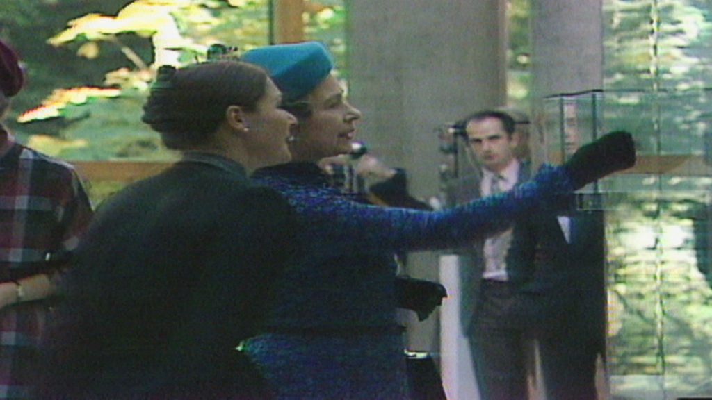Watch Queen Elizabeth open Glasgow's Burrell Collection almost 40 years ...