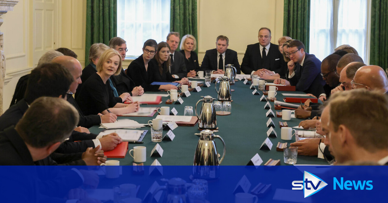 Liz Truss’s personal phone number ‘for sale on the internet’ | STV News