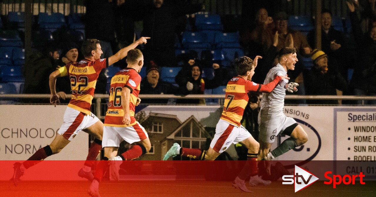 Watch as Partick Thistle goalkeeper Jamie Sneddon scores late equaliser ...