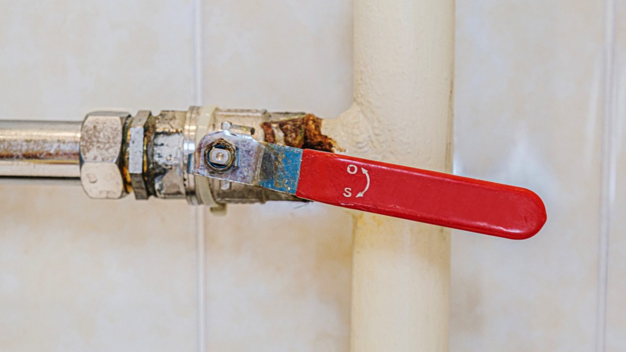 What to do if you have a frozen or burst pipe and how to prevent it ...