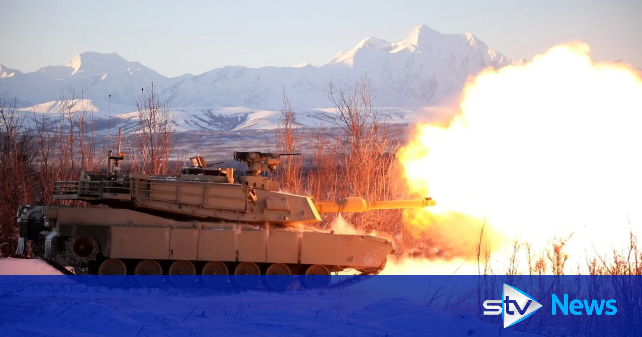 US to send 31 Abrams tanks to Ukraine in support of war against Russia | STV News