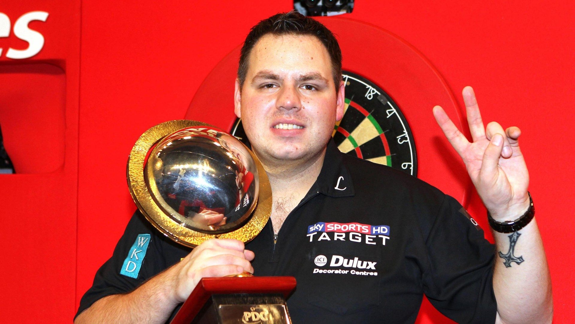 Former world champion Adrian Lewis takes break from professional darts ...