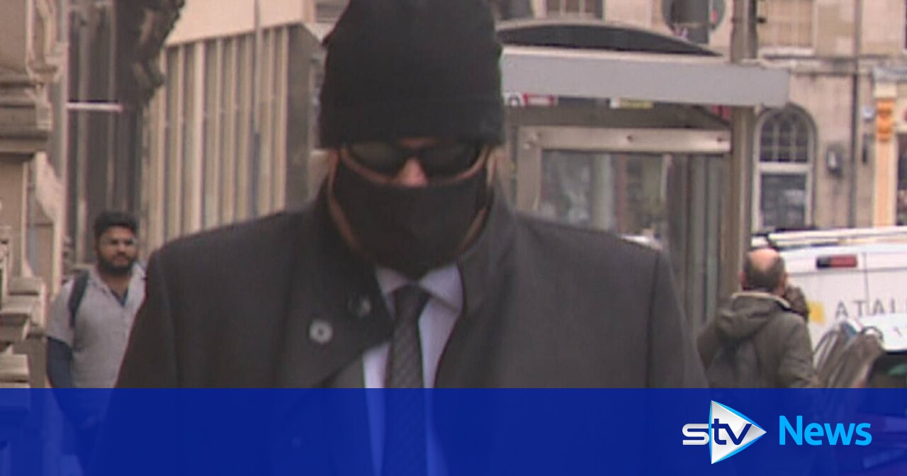 Police officer Gavin Donaldson who began relationship with teenager ...