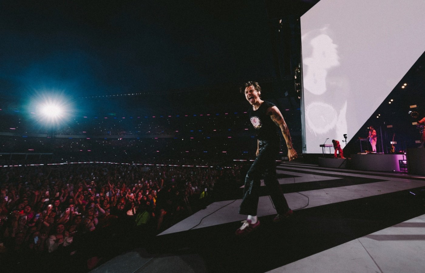 Harry Styles' Love On Tour breaks record for Scotland's highest selling ...