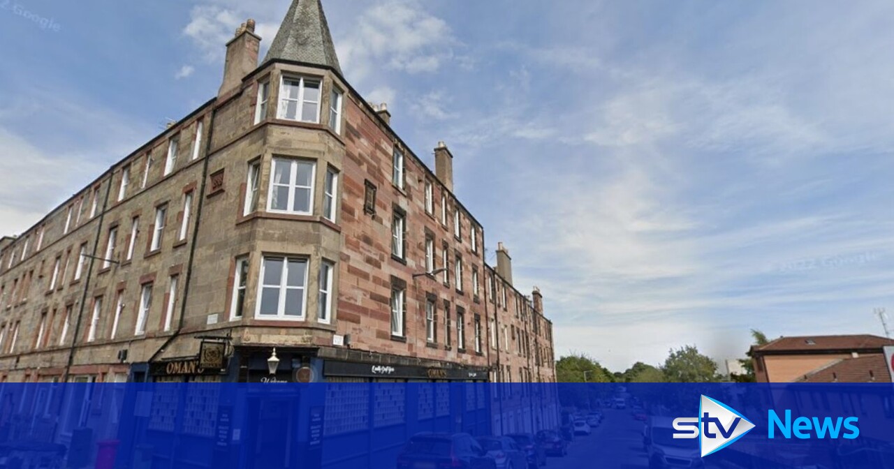 Two people left in hospital after fire rips through Edinburgh tenement ...