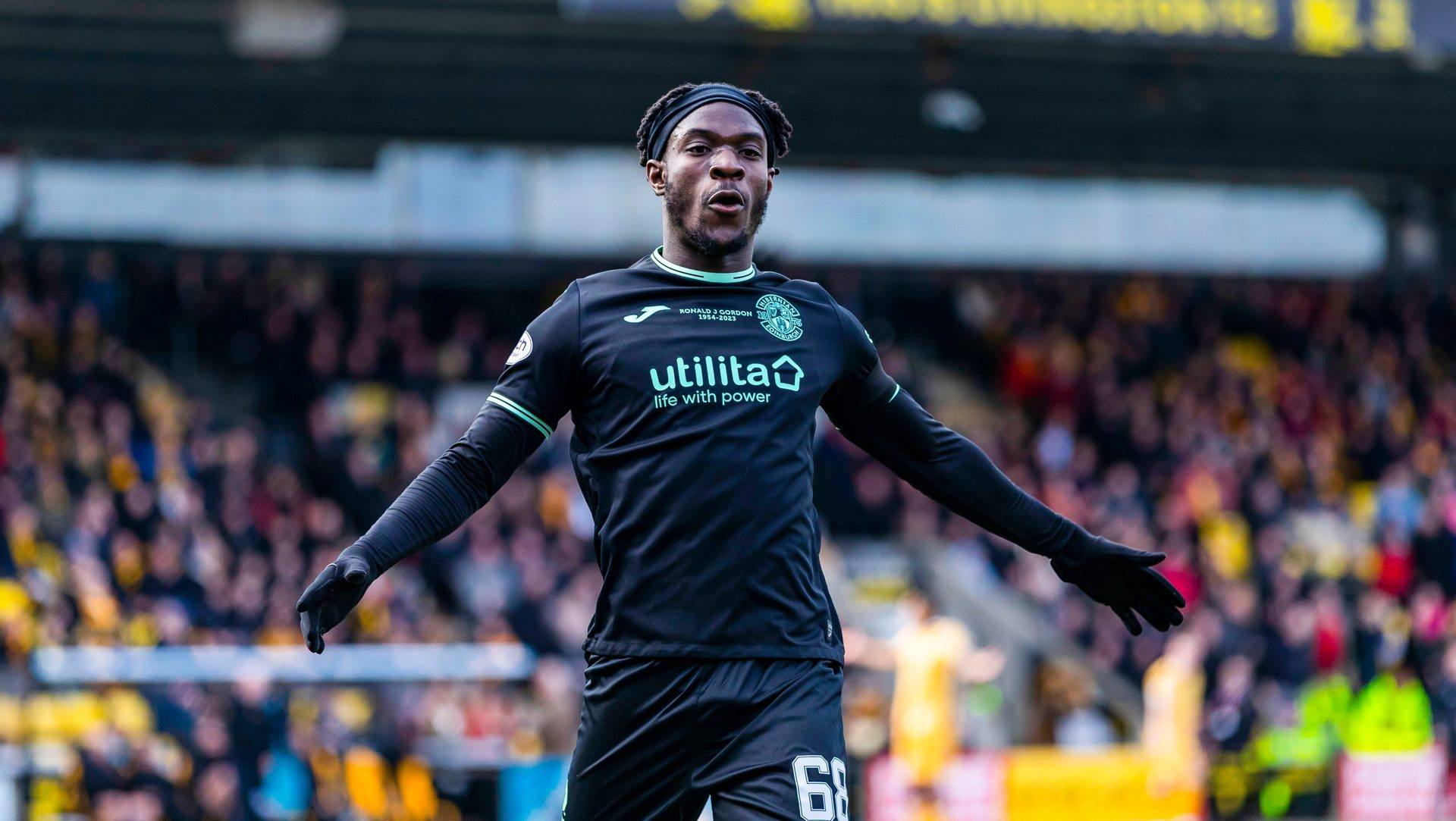 Hibernian complete signing of forward Elie Youan from St Gallen on permanent deal | STV News