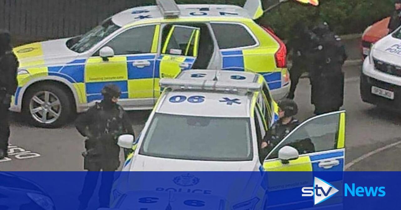 Armed police descend on Cowdenbeath property as warrant issued | STV News
