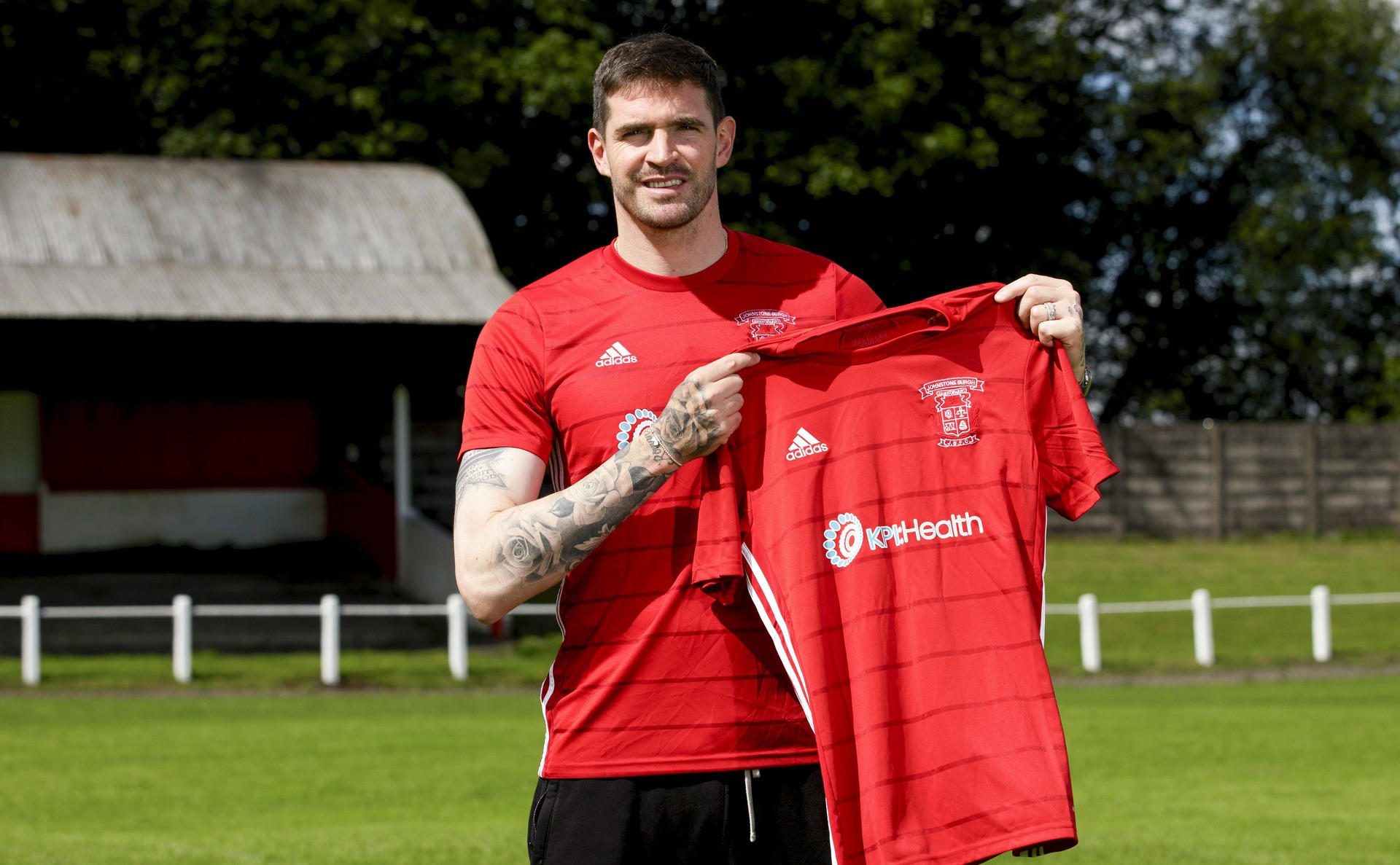 Former Rangers footballer Kyle Lafferty signs for West of Scotland ...