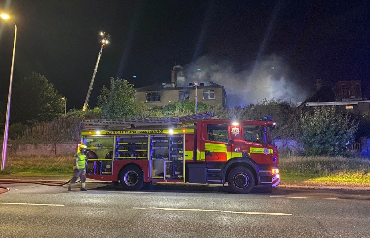 Plumes of smoke seen across Dundee city as fire crews tackle blaze for ...