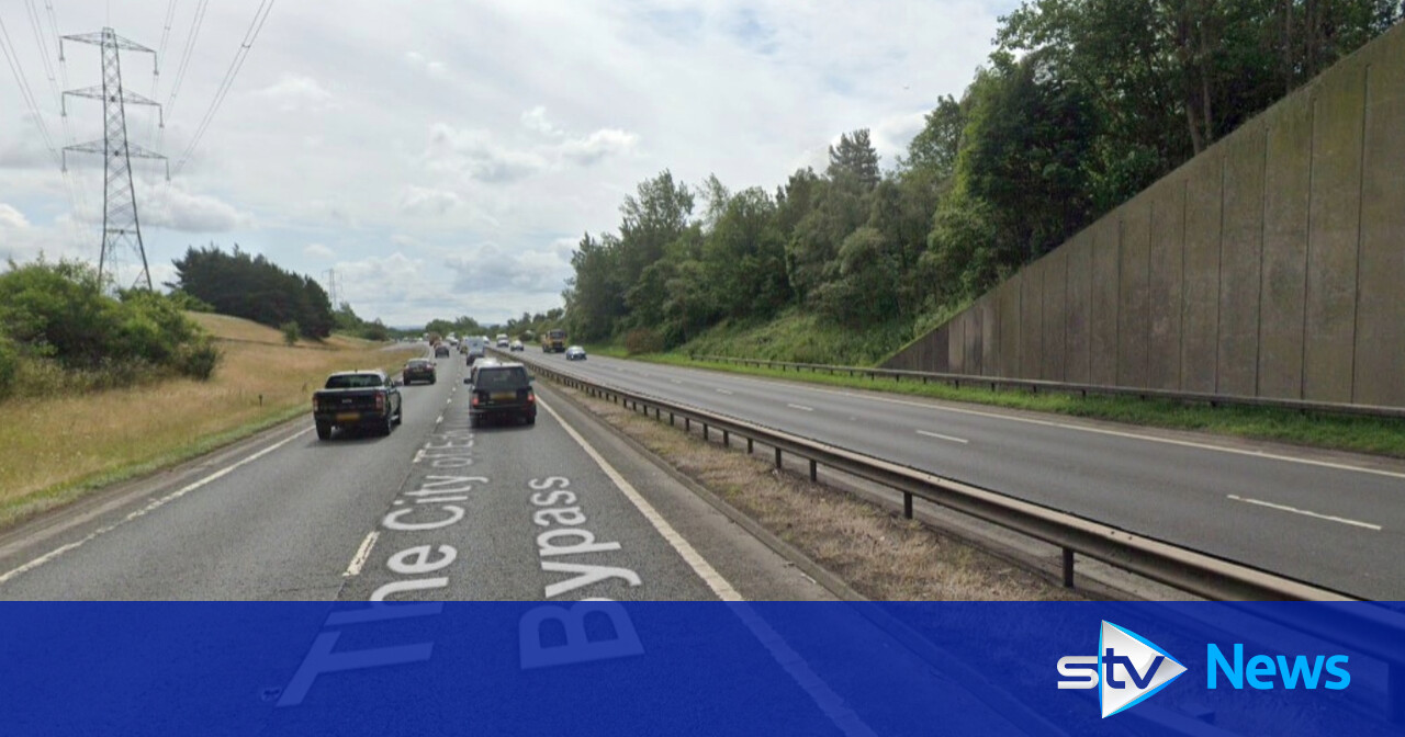 Edinburgh Bypass partially shut as emergency services rush to scene of two car crash | STV News