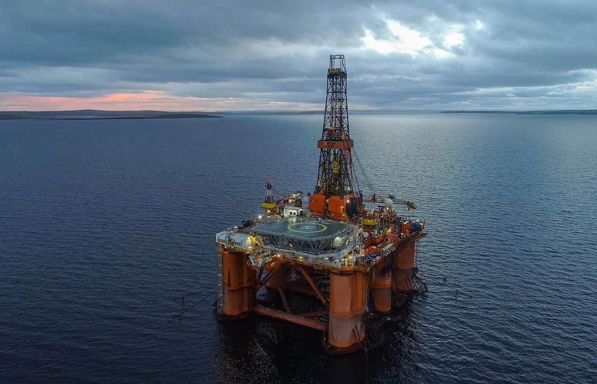 Half of staff on Stena Spey North Sea oil platform airlifted to safety ...