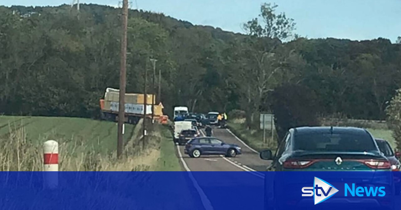 Woman dead after three-vehicle crash closes A92 in Fife for 12 hours | STV News