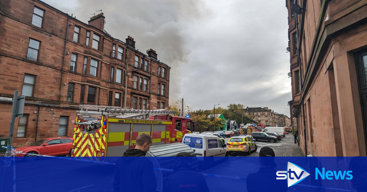Firefighters tackling blaze with Glasgow streets closed off | STV News