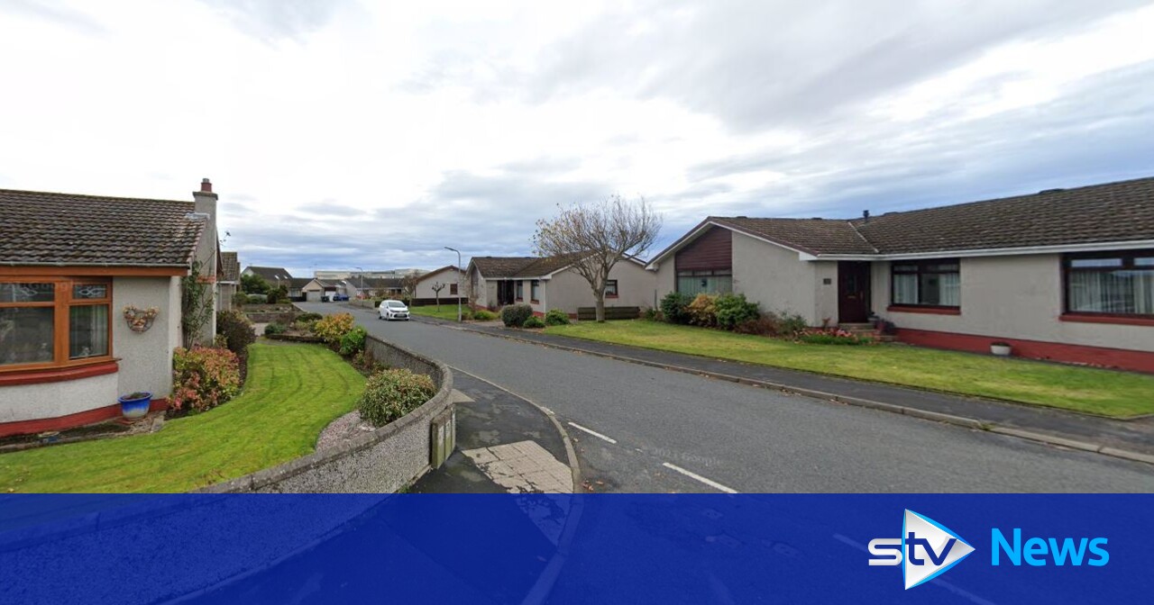 Police seize heroin and crack cocaine worth £20,000 in raid on home in ...