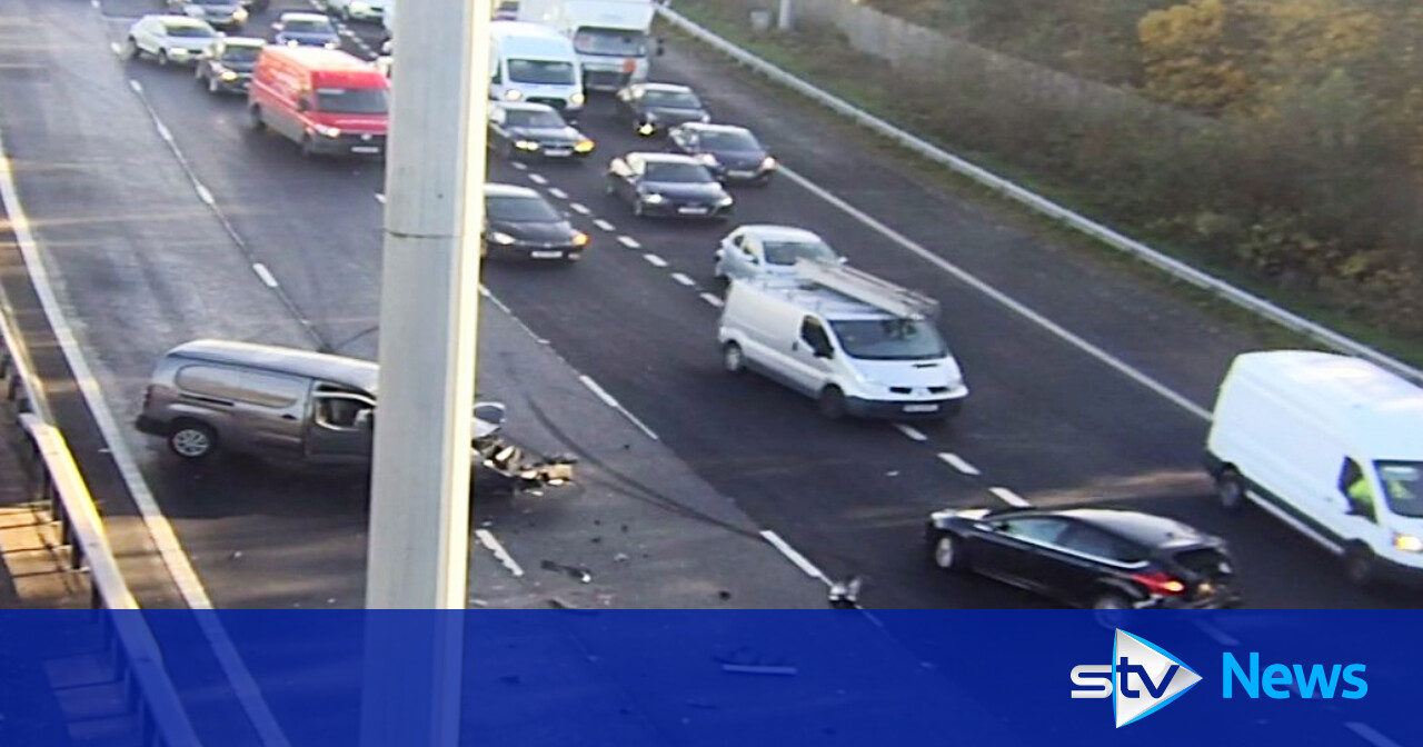 M8 traffic chaos and lanes blocked after car and van crash | STV News