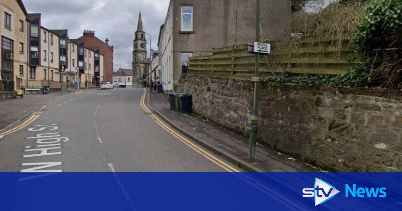 Death of man in Kirkintilloch high street 'unexplained' as police probe launched | STV News