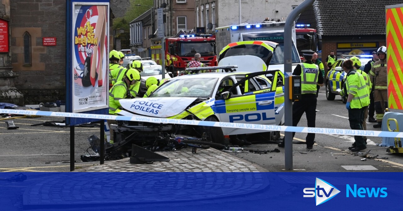 Perth City Centre road closed in both directions after police car crash ...