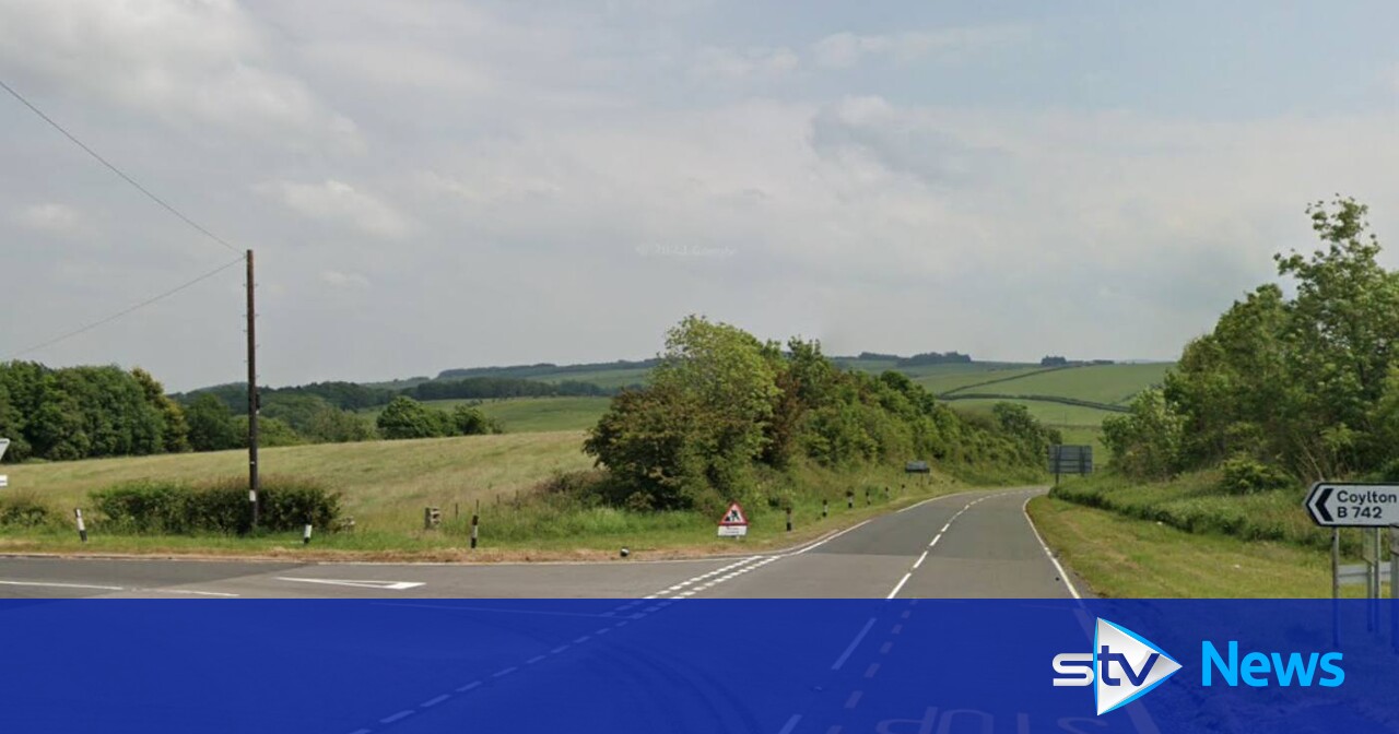 Driver dies in hospital after three-car crash on A713 near Ayr | STV News