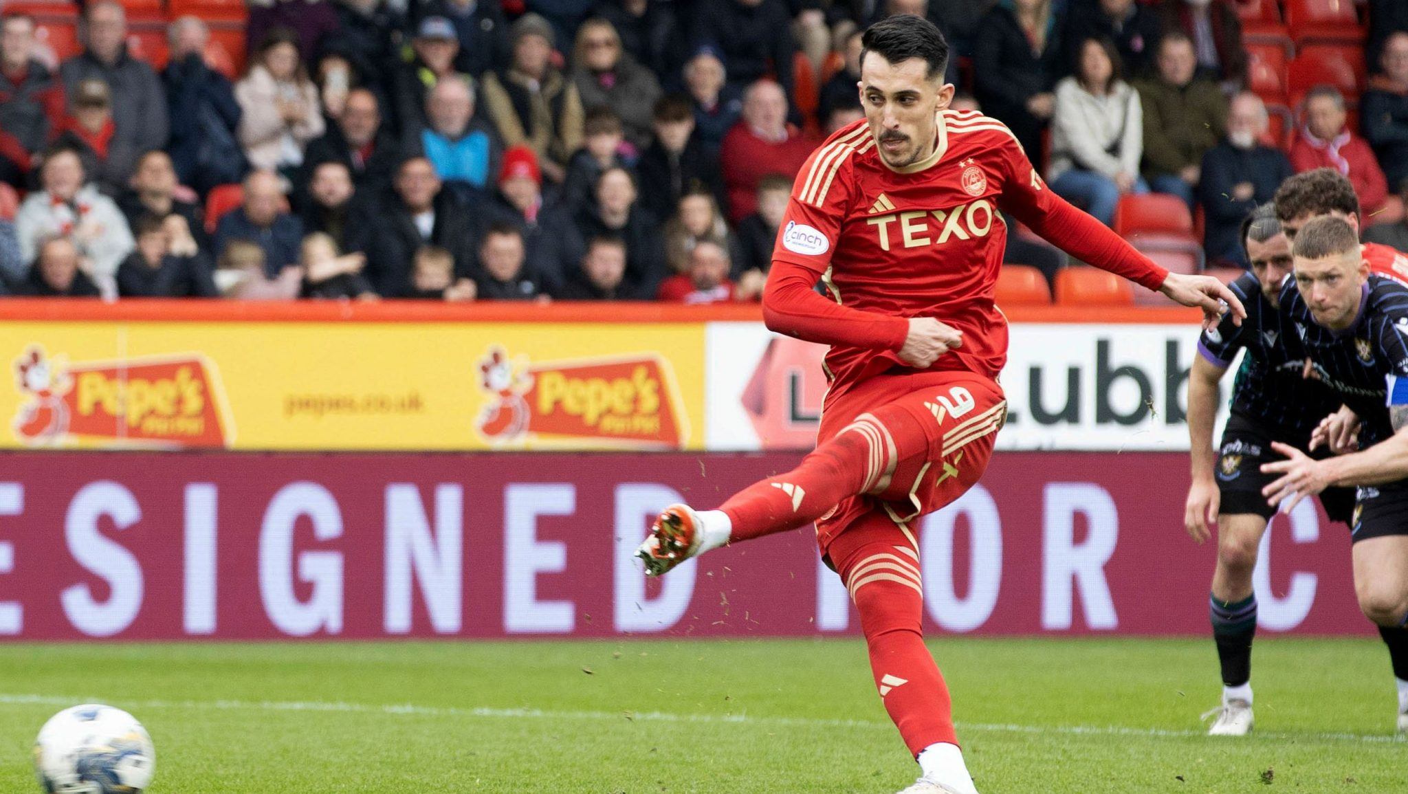 Bojan Miovski fires Aberdeen to safety to boost Peter Leven | STV News